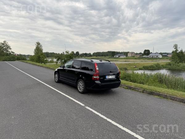 Melns Volvo V50 2005 Ogre, ar dzinēja tilpumu 2.00 L un nobraukumu 201 tūkst. km par 2490 €, foto 3 vietnē AUTOMOTO.COM.LV