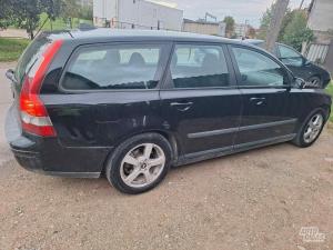 Black Volvo V50 2005 in Siauliai, with an engine capacity of 1.60 L and mileage of 290 thousand km for 1450 €, photo 4 on AUTOMOTO.COM.LV