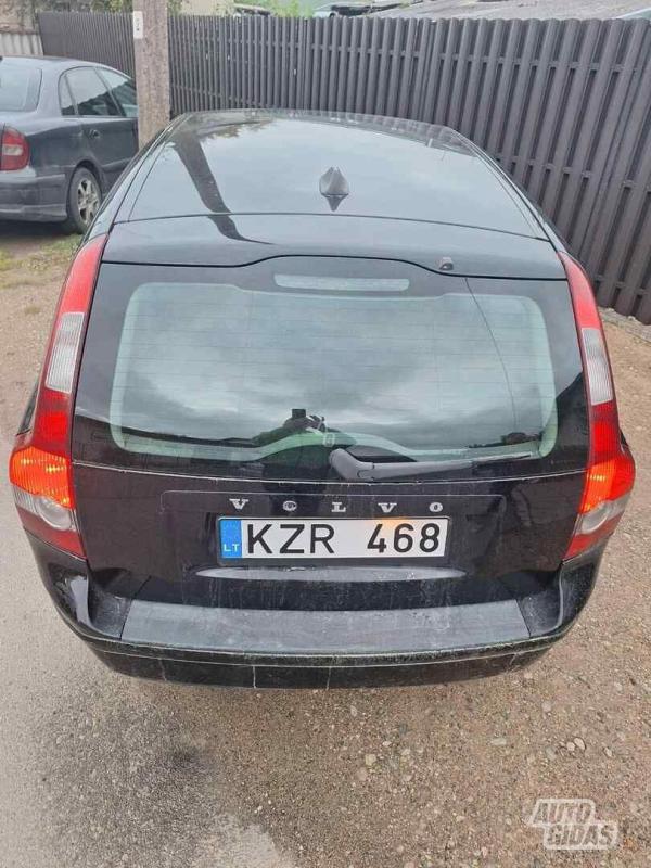 Melns Volvo V50 2005 Šauļi, ar dzinēja tilpumu 1.60 L un nobraukumu 300 tūkst. km par 1550 €, foto 5 vietnē AUTOMOTO.COM.LV