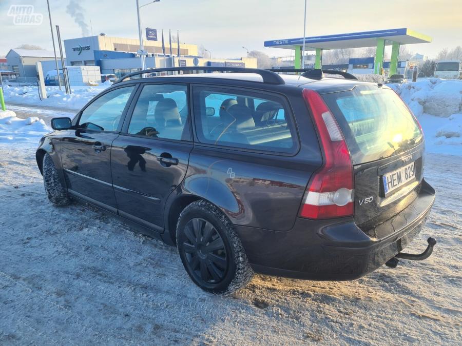 Melns Volvo V50 2005 Klaipėda, ar dzinēja tilpumu 2.00 L un nobraukumu 345 tūkst. km par 1700 €, foto 2 vietnē AUTOMOTO.COM.LV