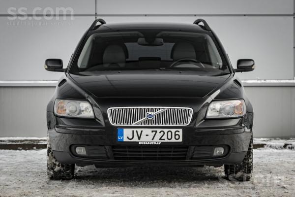 Melns Volvo V50 2005 Rīga, ar dzinēja tilpumu 2.00 L un nobraukumu 0 tūkst. km par 2495 €, foto 2 vietnē AUTOMOTO.COM.LV