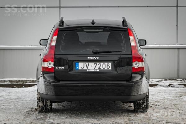 Melns Volvo V50 2005 Rīga, ar dzinēja tilpumu 2.00 L un nobraukumu 0 tūkst. km par 2495 €, foto 5 vietnē AUTOMOTO.COM.LV