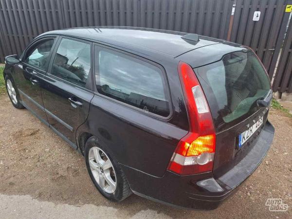 Melns Volvo V50 2005 Šauļi, ar dzinēja tilpumu 1.60 L un nobraukumu 290 tūkst. km par 1450 €, foto 3 vietnē AUTOMOTO.COM.LV