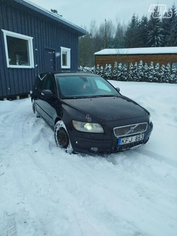 Melns Volvo V50 2005 Jonava, ar dzinēja tilpumu 2.00 L un nobraukumu 4 tūkst. km par 900 €, foto 3 vietnē AUTOMOTO.COM.LV