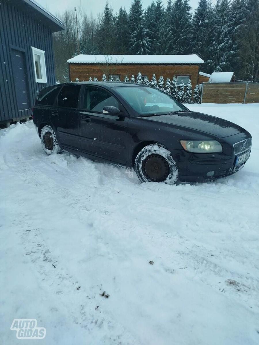 Black Volvo V50 2005 in Jonava, with an engine capacity of 2.00 L and mileage of 4 thousand km for 900 €, photo 4 on AUTOMOTO.COM.LV