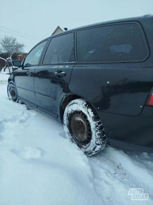 Black Volvo V50 2005 in Jonava, with an engine capacity of 2.00 L and mileage of 4 thousand km for 900 €, photo 15 on AUTOMOTO.COM.LV