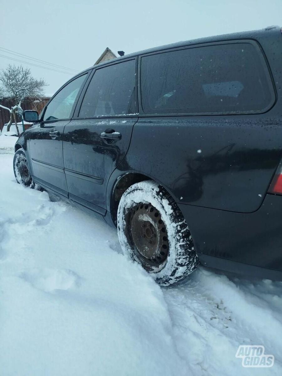 Black Volvo V50 2005 in Jonava, with an engine capacity of 2.00 L and mileage of 4 thousand km for 900 €, photo 15 on AUTOMOTO.COM.LV