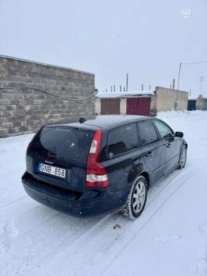Melns Volvo V50 2005 Marijampole, ar dzinēja tilpumu 2.00 L un nobraukumu 342 tūkst. km par 1700 €, foto 5 vietnē AUTOMOTO.COM.LV