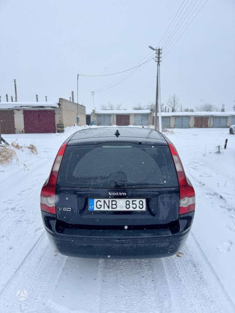 Melns Volvo V50 2005 Marijampole, ar dzinēja tilpumu 2.00 L un nobraukumu 342 tūkst. km par 1700 €, foto 6 vietnē AUTOMOTO.COM.LV