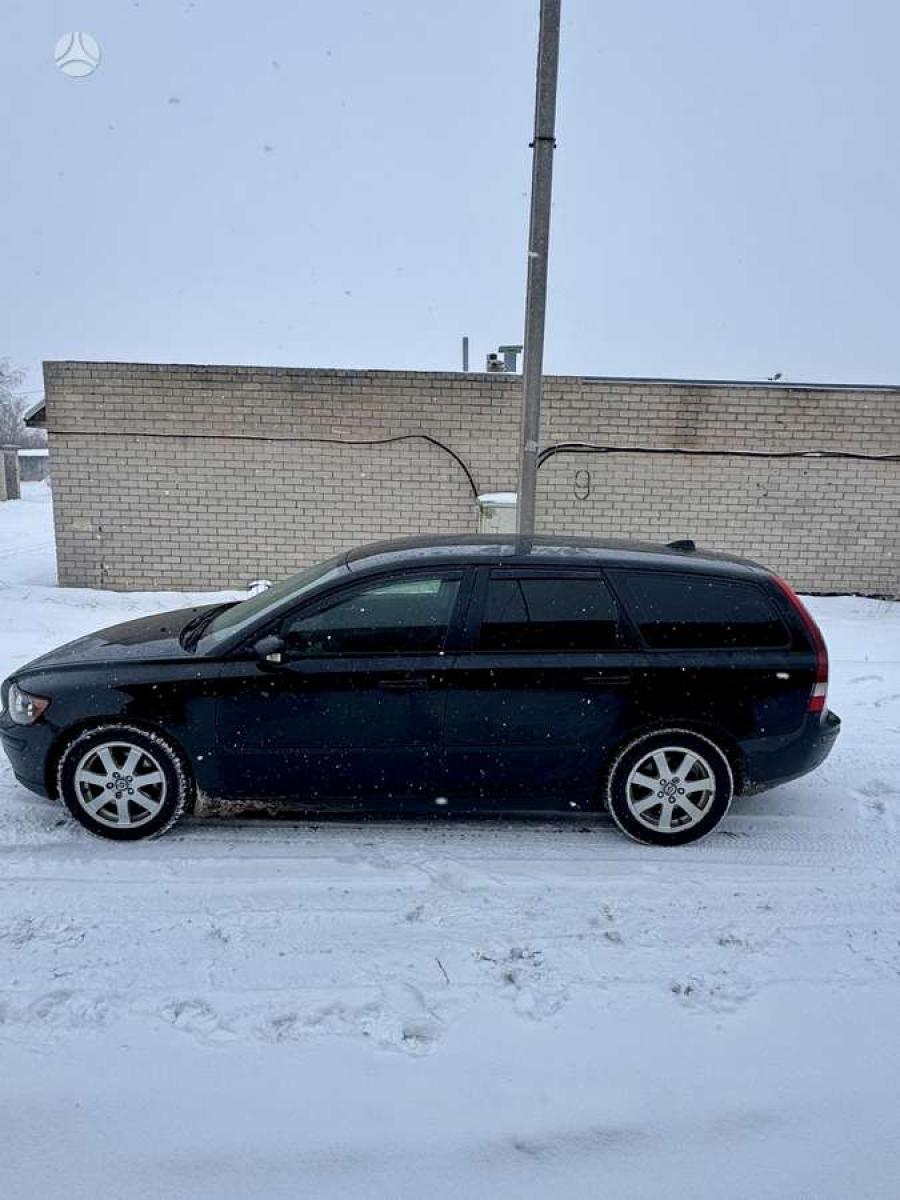 Melns Volvo V50 2005 Marijampole, ar dzinēja tilpumu 2.00 L un nobraukumu 342 tūkst. km par 1700 €, foto 8 vietnē AUTOMOTO.COM.LV