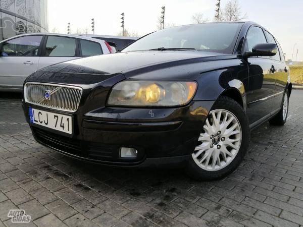Black Volvo V50 2005 in Kaunas, with an engine capacity of 2.00 L and mileage of 220 thousand km for 1250 €, photo 4 on AUTOMOTO.COM.LV