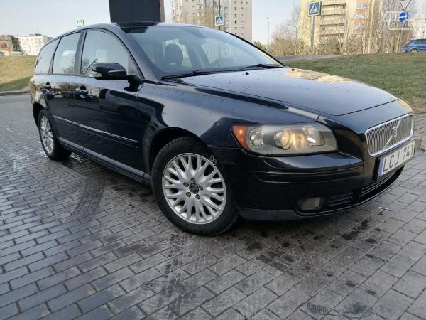 Melns Volvo V50 2005 Kauņa, ar dzinēja tilpumu 2.00 L un nobraukumu 240 tūkst. km par 1200 €, foto 3 vietnē AUTOMOTO.COM.LV