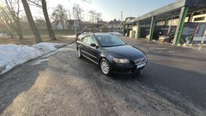 Black Volvo V50 2005 in Vilnius, with an engine capacity of 2.00 L and mileage of 400 thousand km for 1350 €, photo 2 on AUTOMOTO.COM.LV