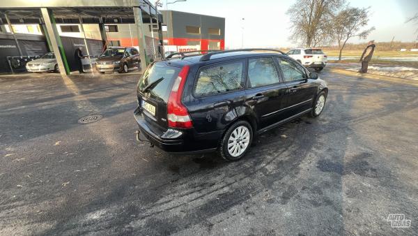 Black Volvo V50 2005 in Vilnius, with an engine capacity of 2.00 L and mileage of 400 thousand km for 1350 €, photo 3 on AUTOMOTO.COM.LV