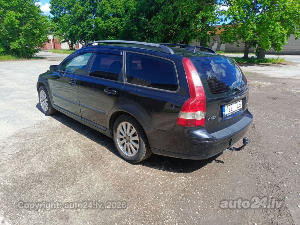 Черный Вольво В50 2005 в Тюри, объемом двигателя 2.00 л и пробегом 326 тыс. км за 1500 €, фото 3 на AUTOMOTO.COM.LV