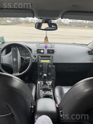 Black Volvo V50 2005 in Valmiera, with an engine capacity of 2.00 L and mileage of 504 thousand km for 1300 €, photo 6 on AUTOMOTO.COM.LV