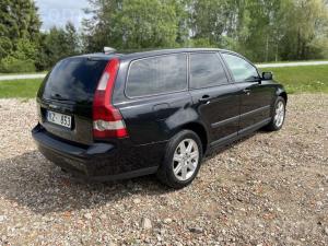 Black Volvo V50 2005 in Cesis, with an engine capacity of 1.60 L and mileage of 0 thousand km for 1390 €, photo  on AUTOMOTO.COM.LV
