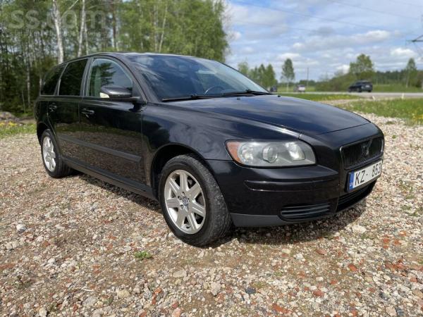 Черный Вольво В50 2005 в Цесис, объемом двигателя 1.60 л и пробегом 0 тыс. км за 1390 €, фото 4 на AUTOMOTO.COM.LV