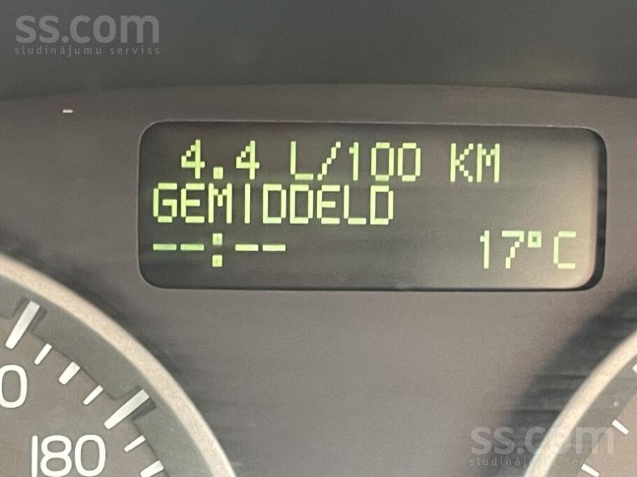 Black Volvo V50 2005 in Cesis, with an engine capacity of 1.60 L and mileage of 0 thousand km for 1390 €, photo 14 on AUTOMOTO.COM.LV