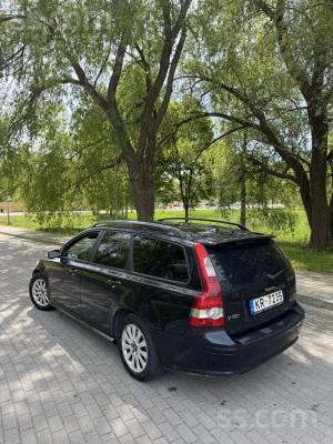 Черный Вольво В50 2005 в Лиепая, объемом двигателя 2.00 л и пробегом 335 тыс. км за 950 €, фото 3 на AUTOMOTO.COM.LV