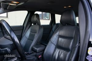 Black Volvo V50 2005 in Paide, with an engine capacity of 2.00 L and mileage of 256 thousand km for 3590 €, photo 7 on AUTOMOTO.COM.LV