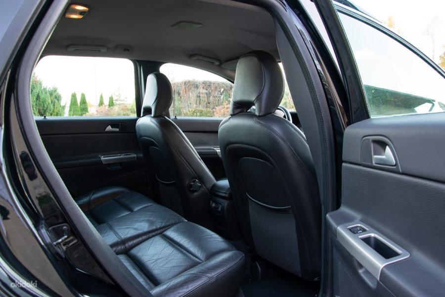Black Volvo V50 2005 in Paide, with an engine capacity of 2.00 L and mileage of 256 thousand km for 3590 €, photo 25 on AUTOMOTO.COM.LV