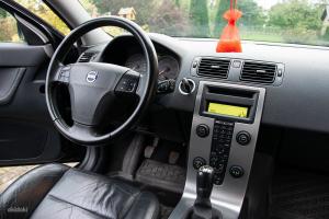 Black Volvo V50 2005 in Paide, with an engine capacity of 2.00 L and mileage of 256 thousand km for 3590 €, photo 27 on AUTOMOTO.COM.LV