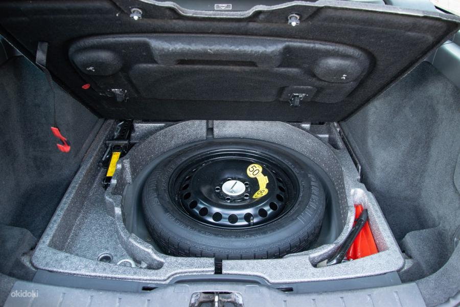 Black Volvo V50 2005 in Paide, with an engine capacity of 2.00 L and mileage of 256 thousand km for 3590 €, photo 29 on AUTOMOTO.COM.LV
