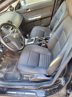 Black Volvo V50 2005 in Gulbene, with an engine capacity of 1.80 L and mileage of 305 thousand km for 1000 €, photo 8 on AUTOMOTO.COM.LV