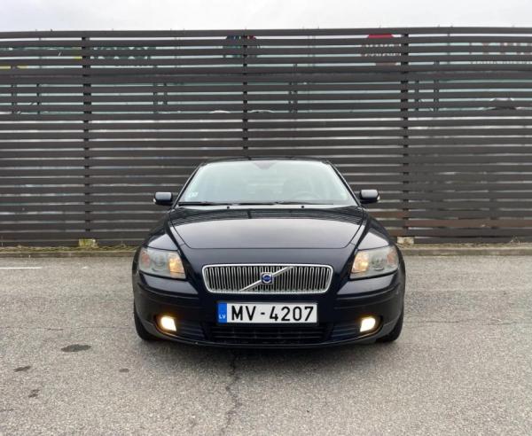 Melns Volvo V50 2005 Rīga, ar dzinēja tilpumu 2.00 L un nobraukumu 0 tūkst. km par 2300 €, foto 2 vietnē AUTOMOTO.COM.LV