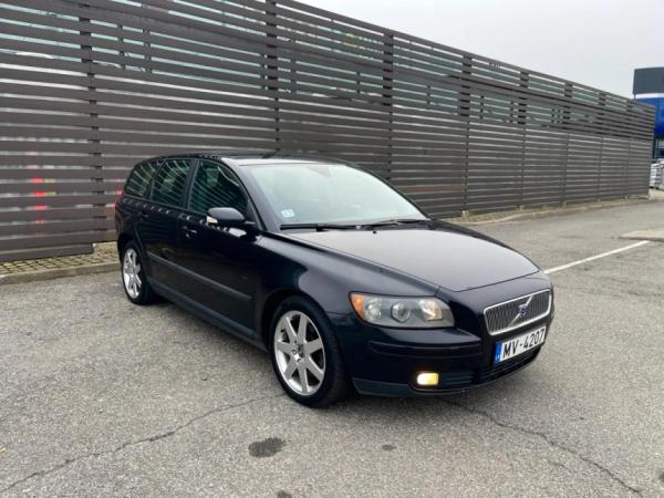 Melns Volvo V50 2005 Rīga, ar dzinēja tilpumu 2.00 L un nobraukumu 0 tūkst. km par 2300 €, foto 3 vietnē AUTOMOTO.COM.LV