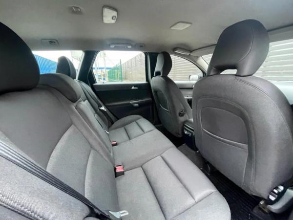 Melns Volvo V50 2005 Rīga, ar dzinēja tilpumu 2.00 L un nobraukumu 0 tūkst. km par 2300 €, foto 9 vietnē AUTOMOTO.COM.LV