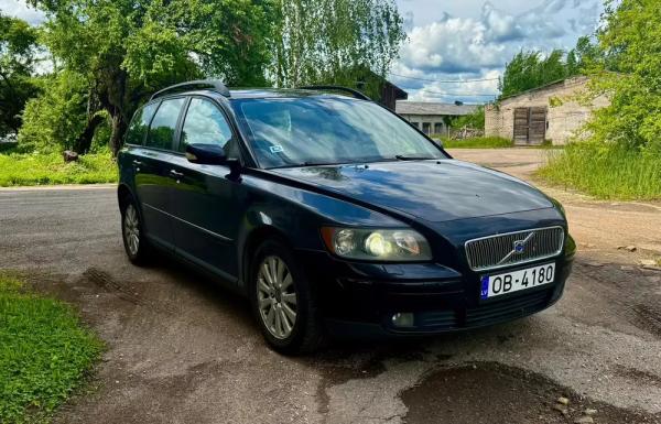 Melns Volvo V50 2005 Jelgava, ar dzinēja tilpumu 2.00 L un nobraukumu 476 tūkst. km par 1500 €, foto 1 vietnē AUTOMOTO.COM.LV