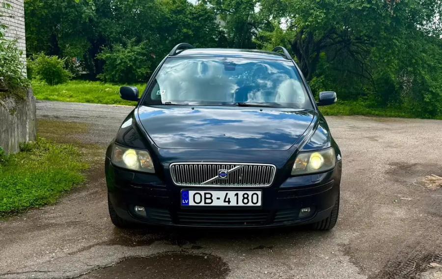Melns Volvo V50 2005 Jelgava, ar dzinēja tilpumu 2.00 L un nobraukumu 476 tūkst. km par 1500 €, foto 3 vietnē AUTOMOTO.COM.LV