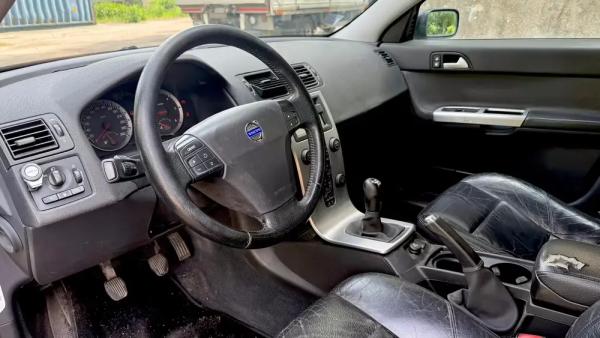 Melns Volvo V50 2005 Jelgava, ar dzinēja tilpumu 2.00 L un nobraukumu 476 tūkst. km par 1500 €, foto 7 vietnē AUTOMOTO.COM.LV