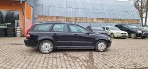 Black Volvo V50 2005 in Valmiera, with an engine capacity of 2.00 L and mileage of 363 thousand km for 1150 €, photo 3 on AUTOMOTO.COM.LV