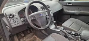 Black Volvo V50 2005 in Valmiera, with an engine capacity of 2.00 L and mileage of 363 thousand km for 1150 €, photo 9 on AUTOMOTO.COM.LV