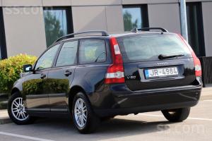 Melns Volvo V50 2005 Tukums, ar dzinēja tilpumu 1.60 L un nobraukumu 287 tūkst. km par 1750 €, foto 3 vietnē AUTOMOTO.COM.LV