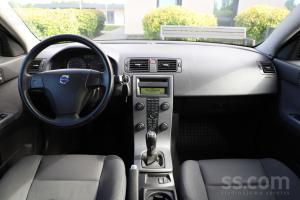 Melns Volvo V50 2005 Tukums, ar dzinēja tilpumu 1.60 L un nobraukumu 287 tūkst. km par 1750 €, foto 6 vietnē AUTOMOTO.COM.LV