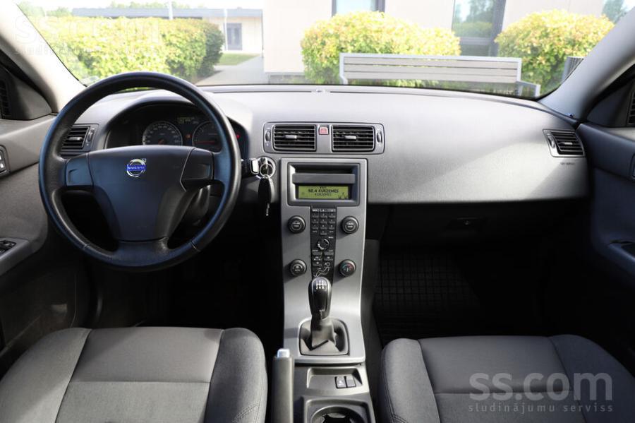 Melns Volvo V50 2005 Tukums, ar dzinēja tilpumu 1.60 L un nobraukumu 287 tūkst. km par 1750 €, foto 6 vietnē AUTOMOTO.COM.LV