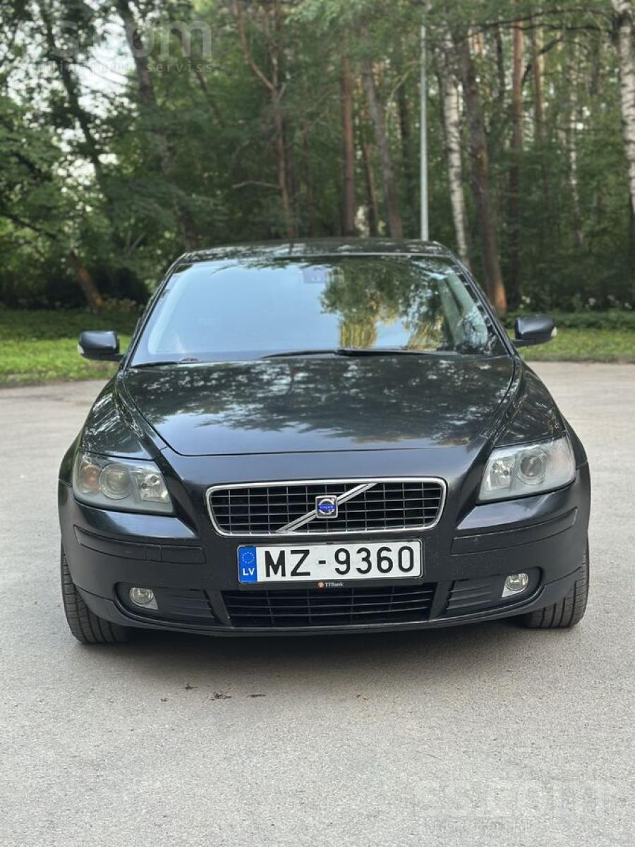 Black Volvo V50 2005 in Riga, with an engine capacity of 2.00 L and mileage of 0 thousand km for 1490 €, photo 1 on AUTOMOTO.COM.LV