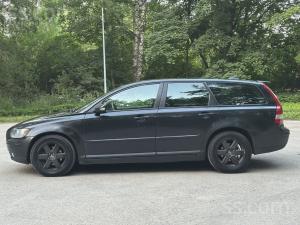 Black Volvo V50 2005 in Riga, with an engine capacity of 2.00 L and mileage of 0 thousand km for 1490 €, photo 6 on AUTOMOTO.COM.LV