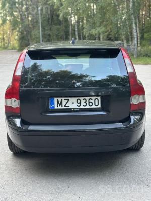 Black Volvo V50 2005 in Riga, with an engine capacity of 2.00 L and mileage of 0 thousand km for 1490 €, photo 9 on AUTOMOTO.COM.LV