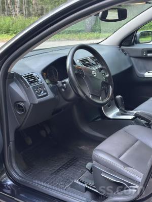 Black Volvo V50 2005 in Riga, with an engine capacity of 2.00 L and mileage of 0 thousand km for 1490 €, photo 10 on AUTOMOTO.COM.LV