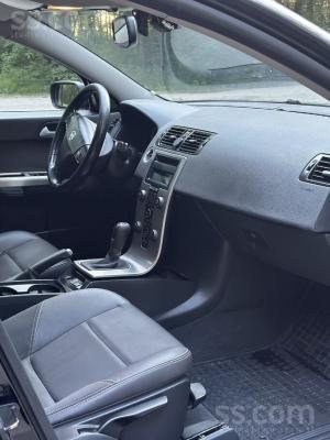 Black Volvo V50 2005 in Riga, with an engine capacity of 2.00 L and mileage of 0 thousand km for 1490 €, photo 11 on AUTOMOTO.COM.LV