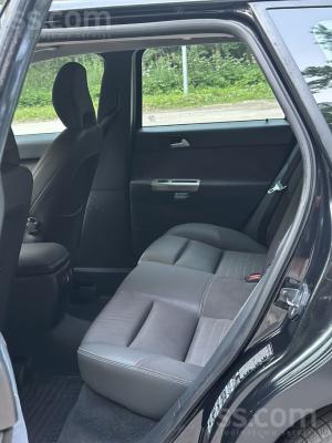Black Volvo V50 2005 in Riga, with an engine capacity of 2.00 L and mileage of 0 thousand km for 1490 €, photo 12 on AUTOMOTO.COM.LV
