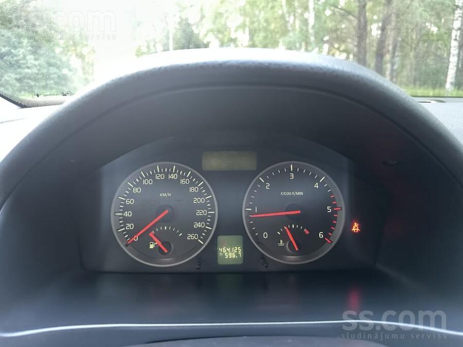 Black Volvo V50 2005 in Riga, with an engine capacity of 2.00 L and mileage of 0 thousand km for 1490 €, photo 18 on AUTOMOTO.COM.LV