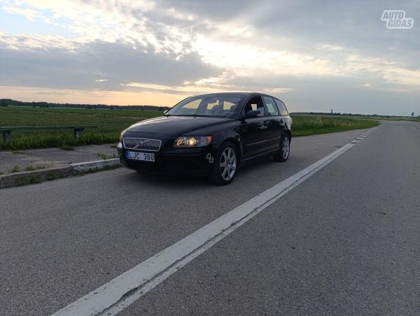 Black Volvo V50 2005 in Birzai, with an engine capacity of 2.00 L and mileage of 273 thousand km for 1500 €, photo 1 on AUTOMOTO.COM.LV