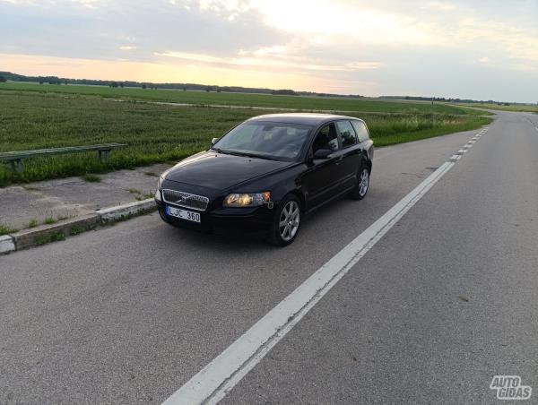 Black Volvo V50 2005 in Birzai, with an engine capacity of 2.00 L and mileage of 273 thousand km for 1500 €, photo 2 on AUTOMOTO.COM.LV
