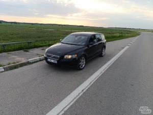 Melns Volvo V50 2005 Biržai, ar dzinēja tilpumu 2.00 L un nobraukumu 273 tūkst. km par 1500 €, foto 3 vietnē AUTOMOTO.COM.LV